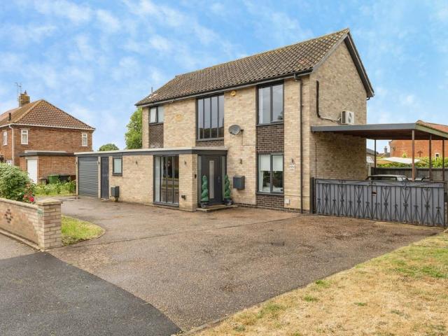 3 bedroom detached house for sale