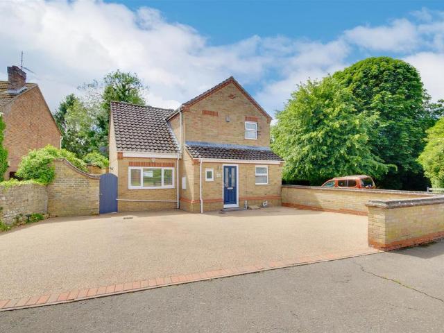 3 bedroom detached house for sale