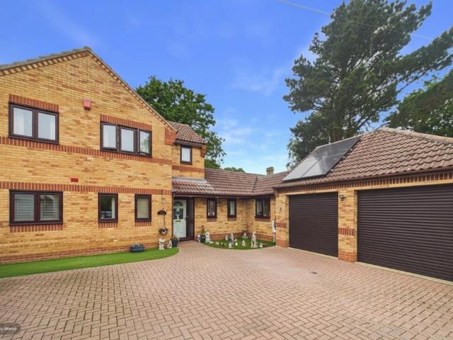 3 bedroom detached house for sale