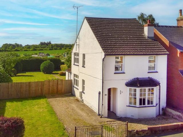 3 bedroom detached house for sale
