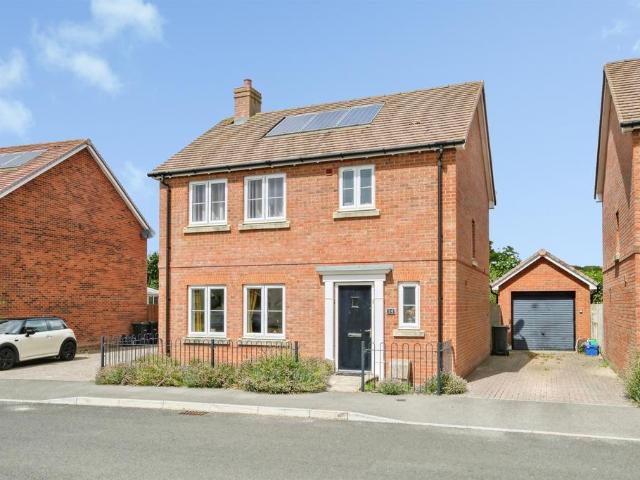 3 bedroom detached house for sale