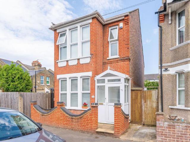3 bedroom detached house for sale
