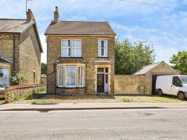 3 bedroom detached house for sale