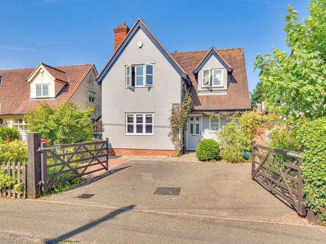 3 bedroom detached house for sale
