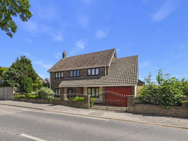 3 bedroom detached house for sale