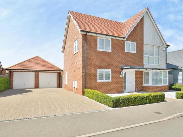 3 bedroom detached house for sale