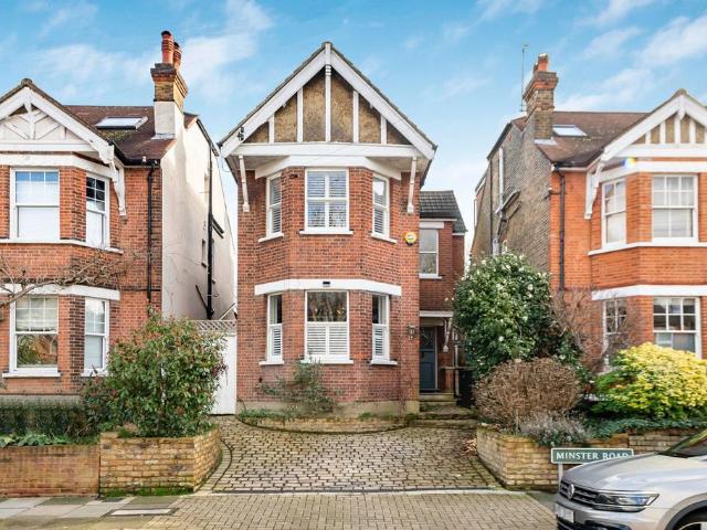 3 bedroom detached house for sale