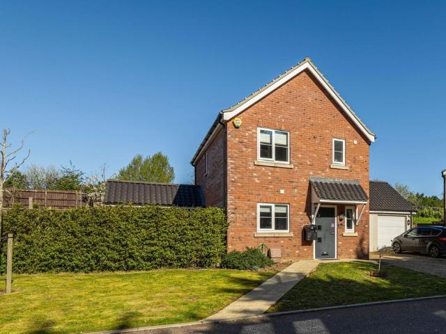 3 bedroom detached house for sale