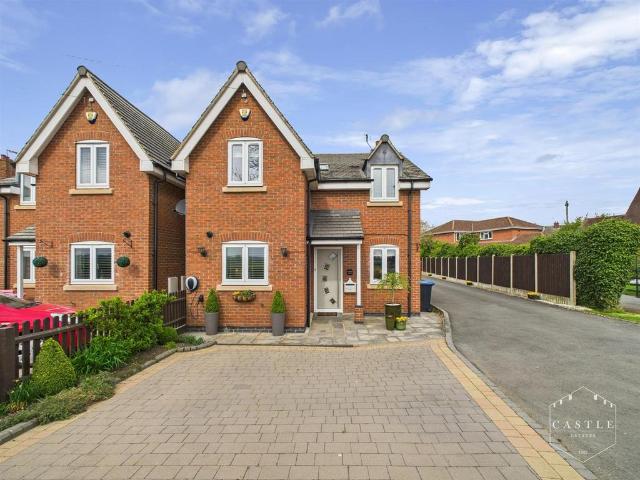 3 bedroom detached house for sale