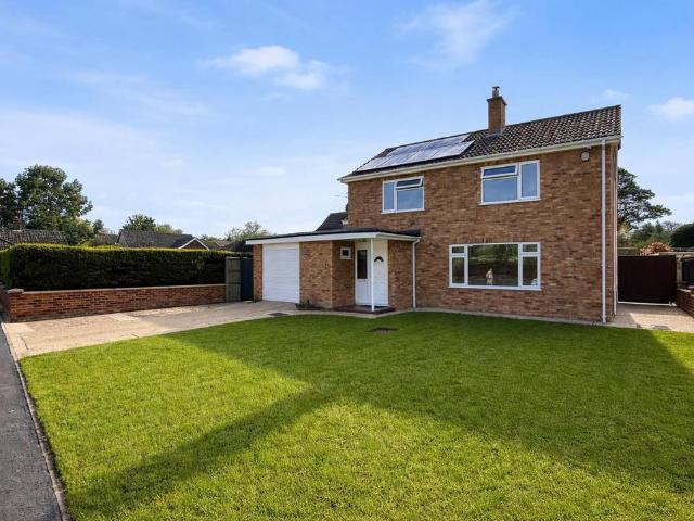 3 bedroom detached house for sale