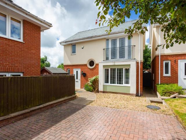 3 bedroom detached house for sale