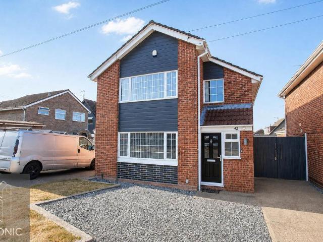 3 bedroom detached house for sale