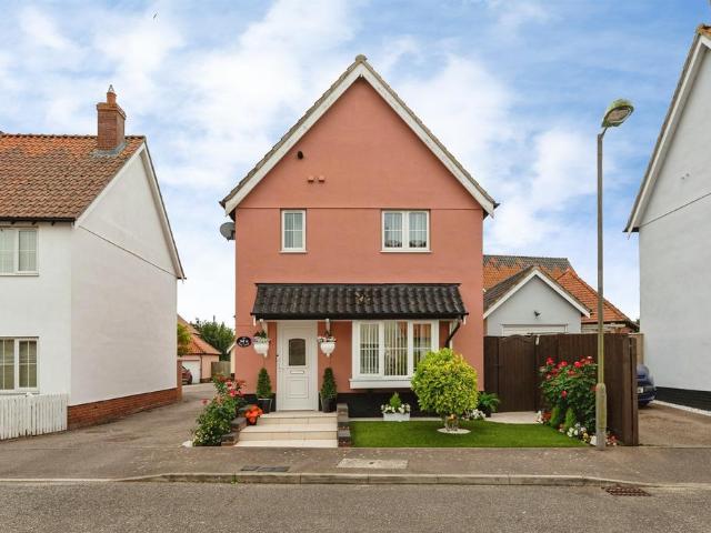 3 bedroom detached house for sale