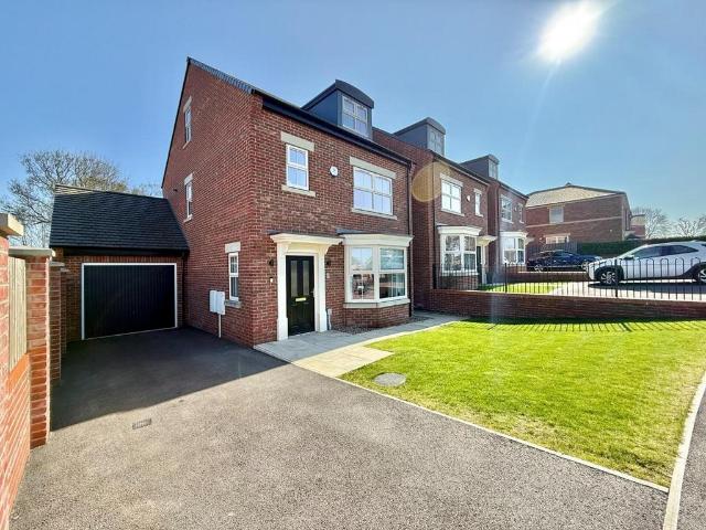 3 bedroom detached house for sale
