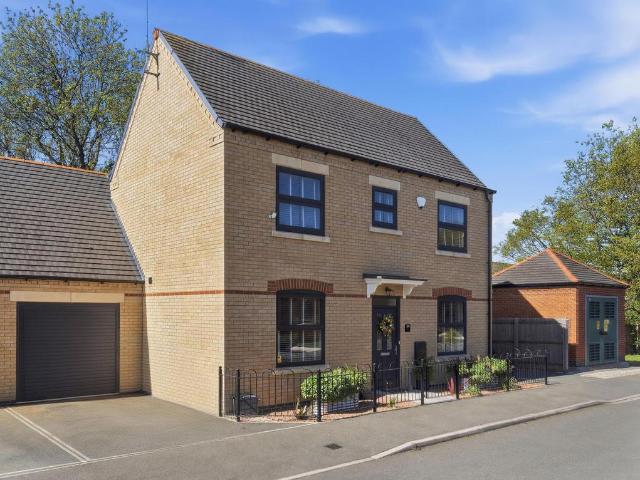 3 bedroom detached house for sale