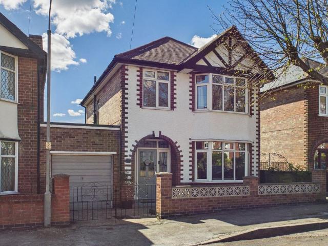3 bedroom detached house for sale