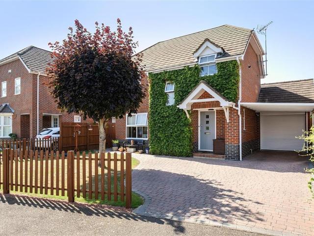 3 bedroom detached house for sale