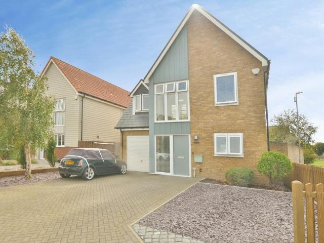 3 bedroom detached house for sale