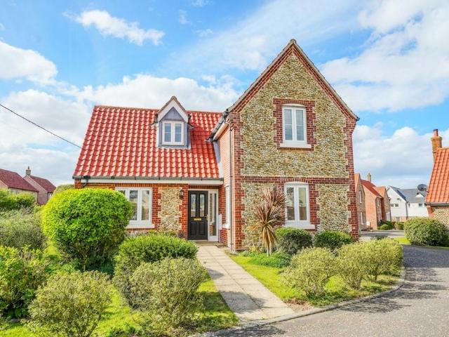 3 bedroom detached house for sale