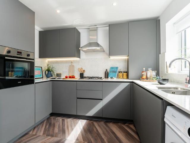 3 bedroom maisonette for sale