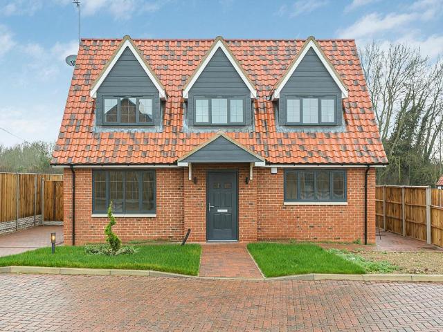 3 bedroom detached house for sale