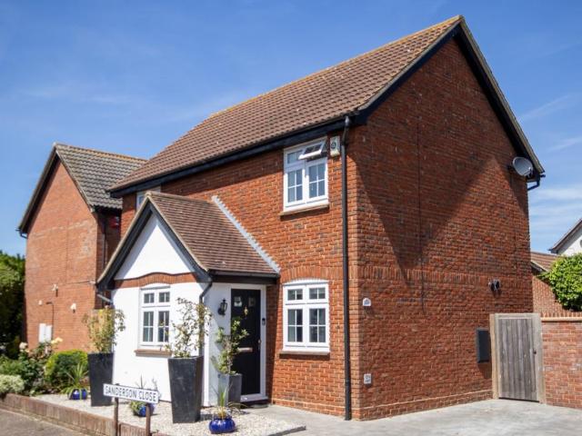 3 bedroom detached house for sale