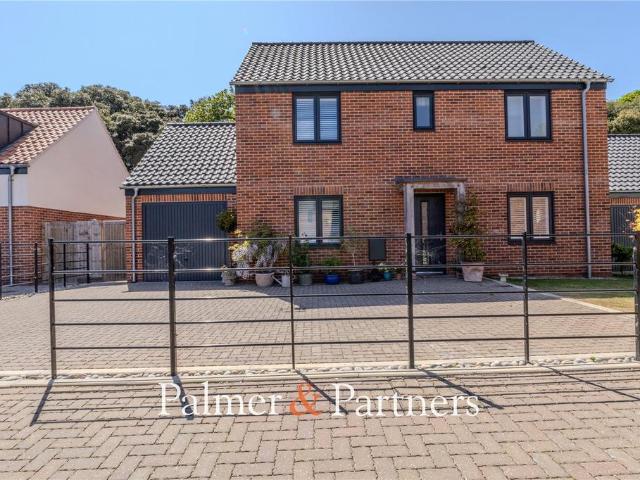 3 bedroom detached house for sale