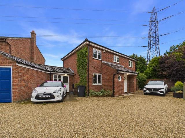 3 bedroom detached house for sale