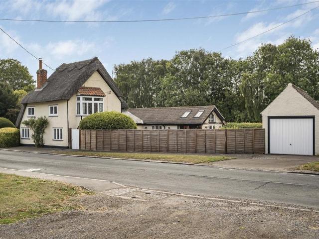 3 bedroom detached house for sale