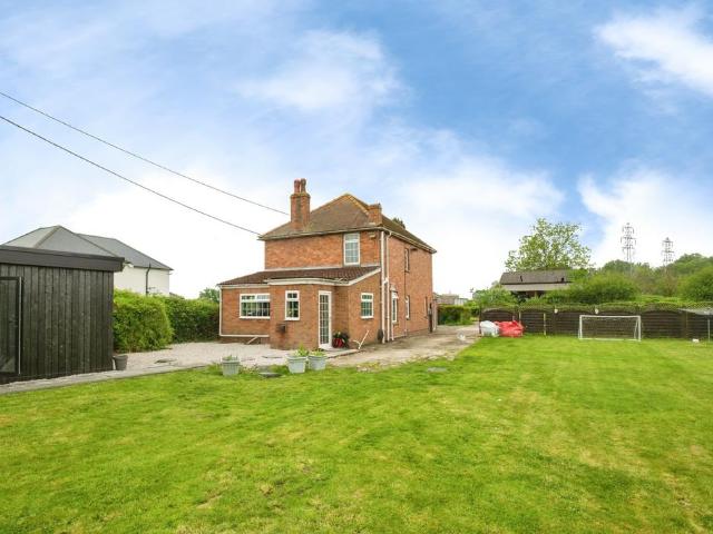 3 bedroom detached house for sale