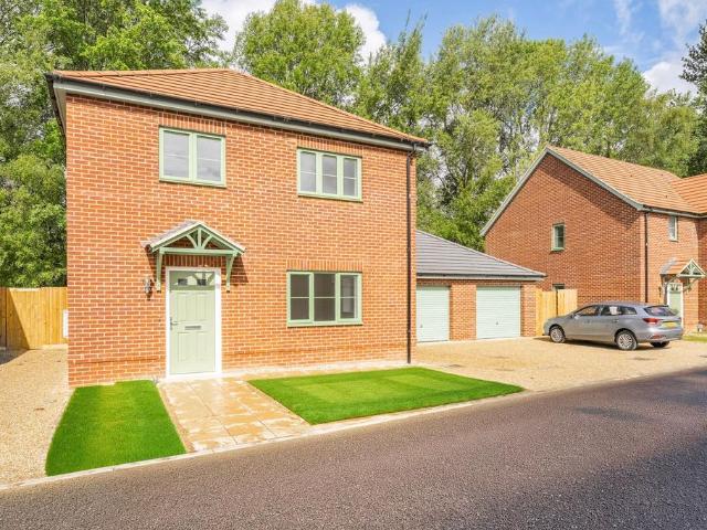 3 bedroom detached house for sale