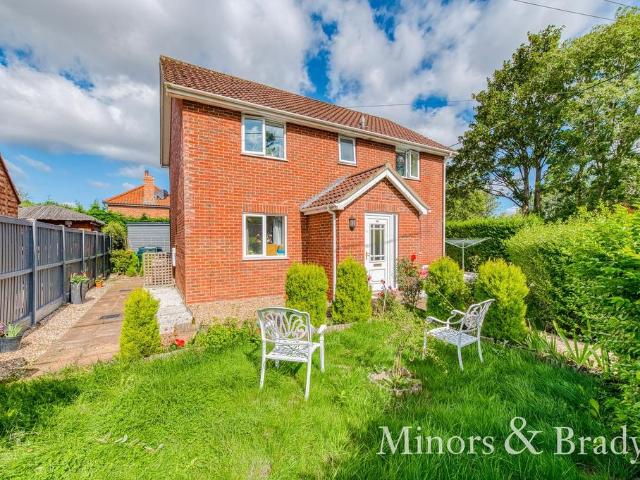 3 bedroom detached house for sale