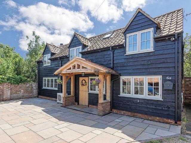 3 bedroom detached house for sale