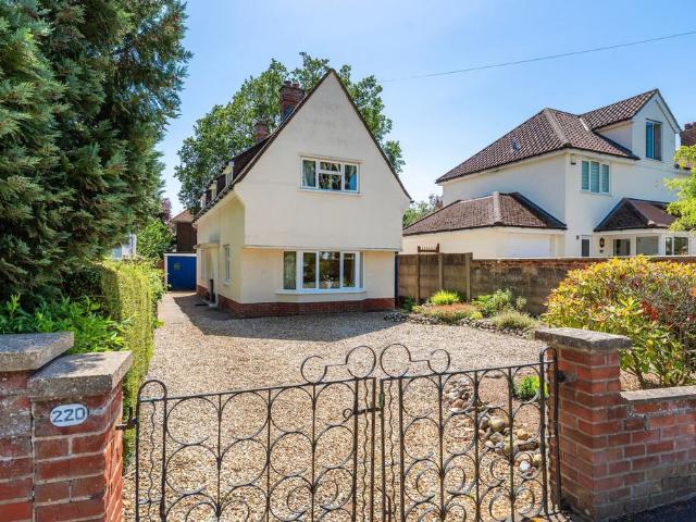 3 bedroom detached house for sale