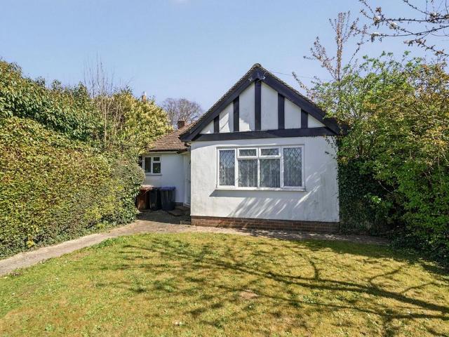 2 bedroom detached bungalow for sale