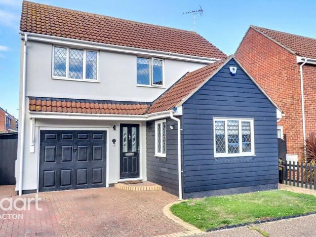 3 bedroom detached house for sale