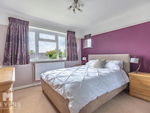 3 bedroom detached house for sale in 124 Leybourne Avenue, Bournemouth BH10 6HA, BH10