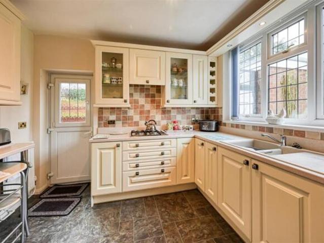 3 bedroom detached house for sale in 40 Cranford Road, Finchfield, Wolverhampton, WV3 8EP, WV3