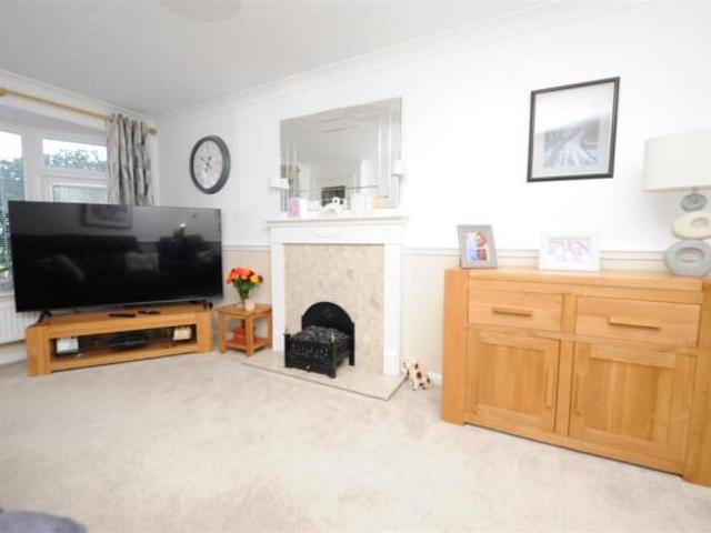 3 bedroom detached house for sale in Cote Farm Lane, Thackley, Bradford, BD10