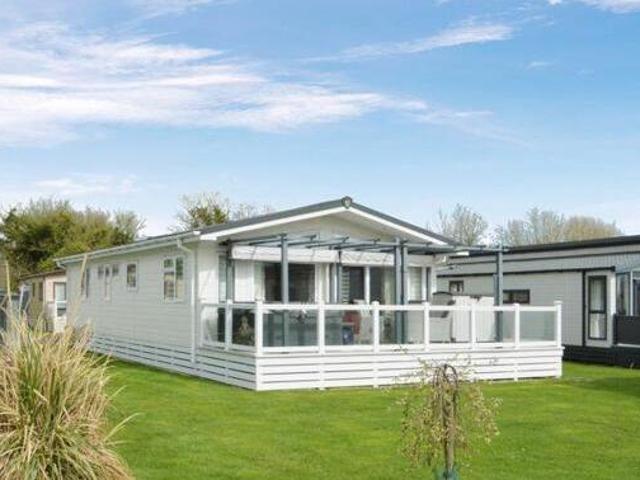 3 Bedroom Detached House For Sale In Cotswold Water Park