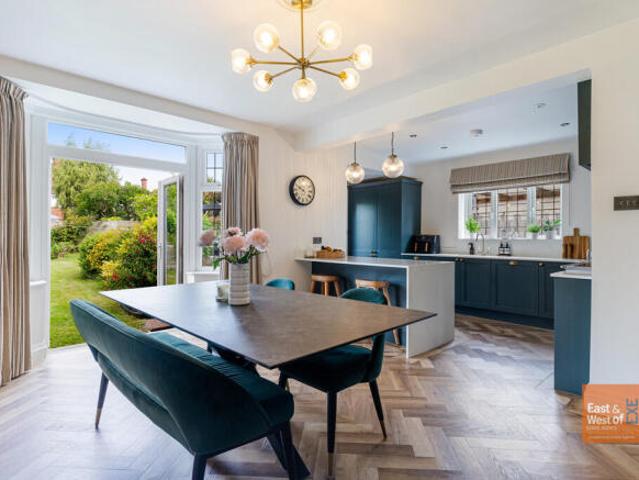 3 bedroom detached house for sale in Countess Wear, Exeter, EX2