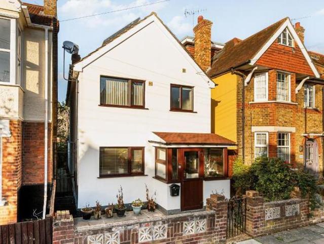 3 bedroom detached house for sale in Cowper Road, Hanwell, London, W7 1EJ, W7