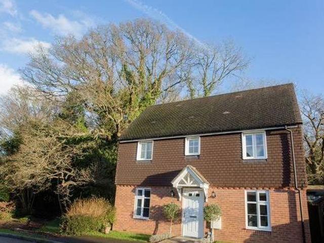 3 bedroom detached house for sale in Colbran Way Tunbridge Wells TN4