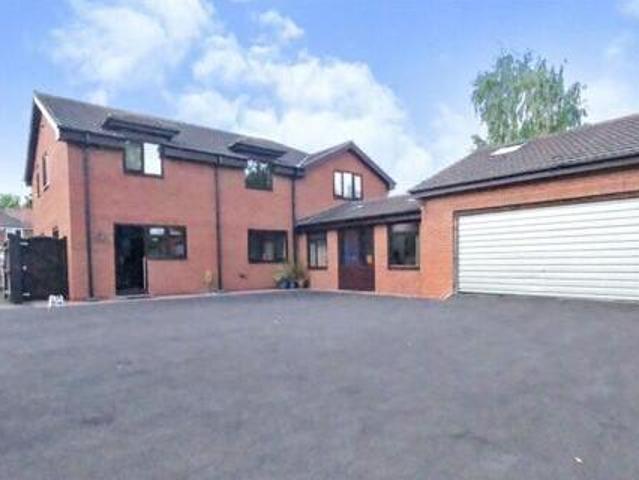 3 Bedroom Detached House For Sale In Coleshill, Birmingham