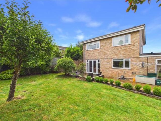 3 bedroom detached house for sale in Columbine Road, Basingstoke, Hampshire, RG22