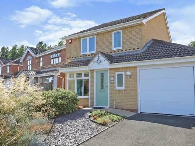 3 bedroom detached house for sale in Constantine Way Bilston WV14