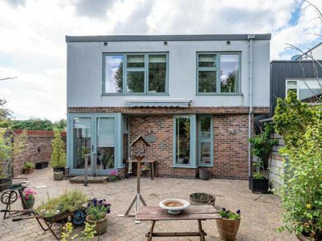 3 Bedroom Detached House For Sale In Copmanthorpe, York
