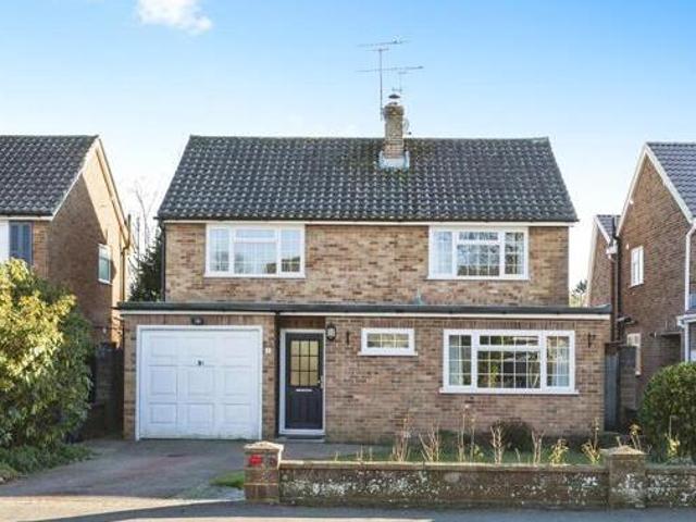 3 Bedroom Detached House For Sale In Copthorne