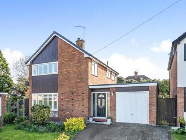 3 Bedroom Detached House For Sale In Copthorne