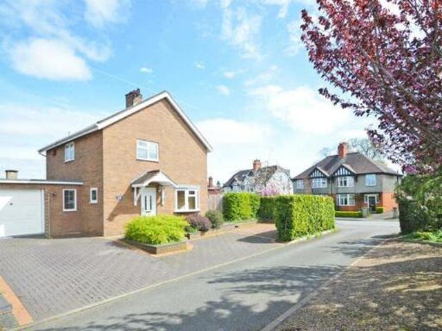3 Bedroom Detached House For Sale In Copthorne